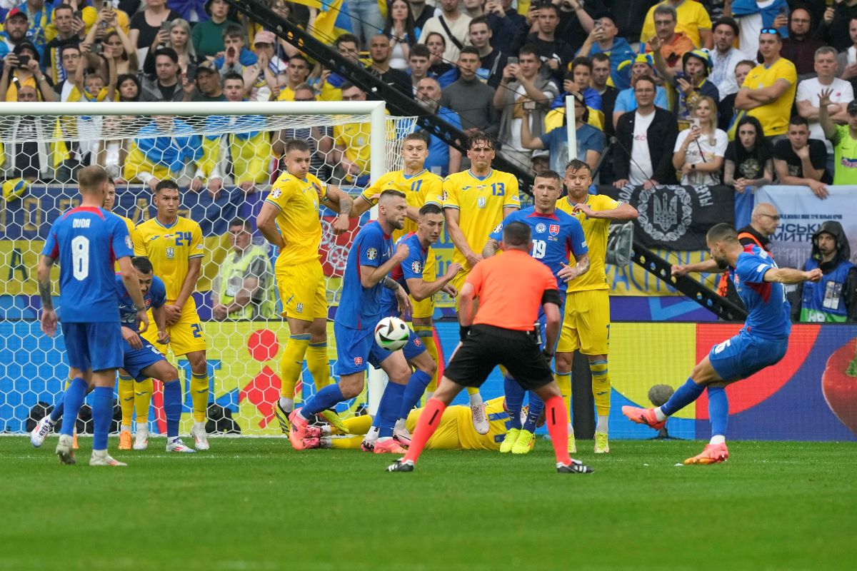 Prvi veliki "prelaz" na EURU: Ukrajina vaskrsla i šokirala najveće iznenađenje turnira ...